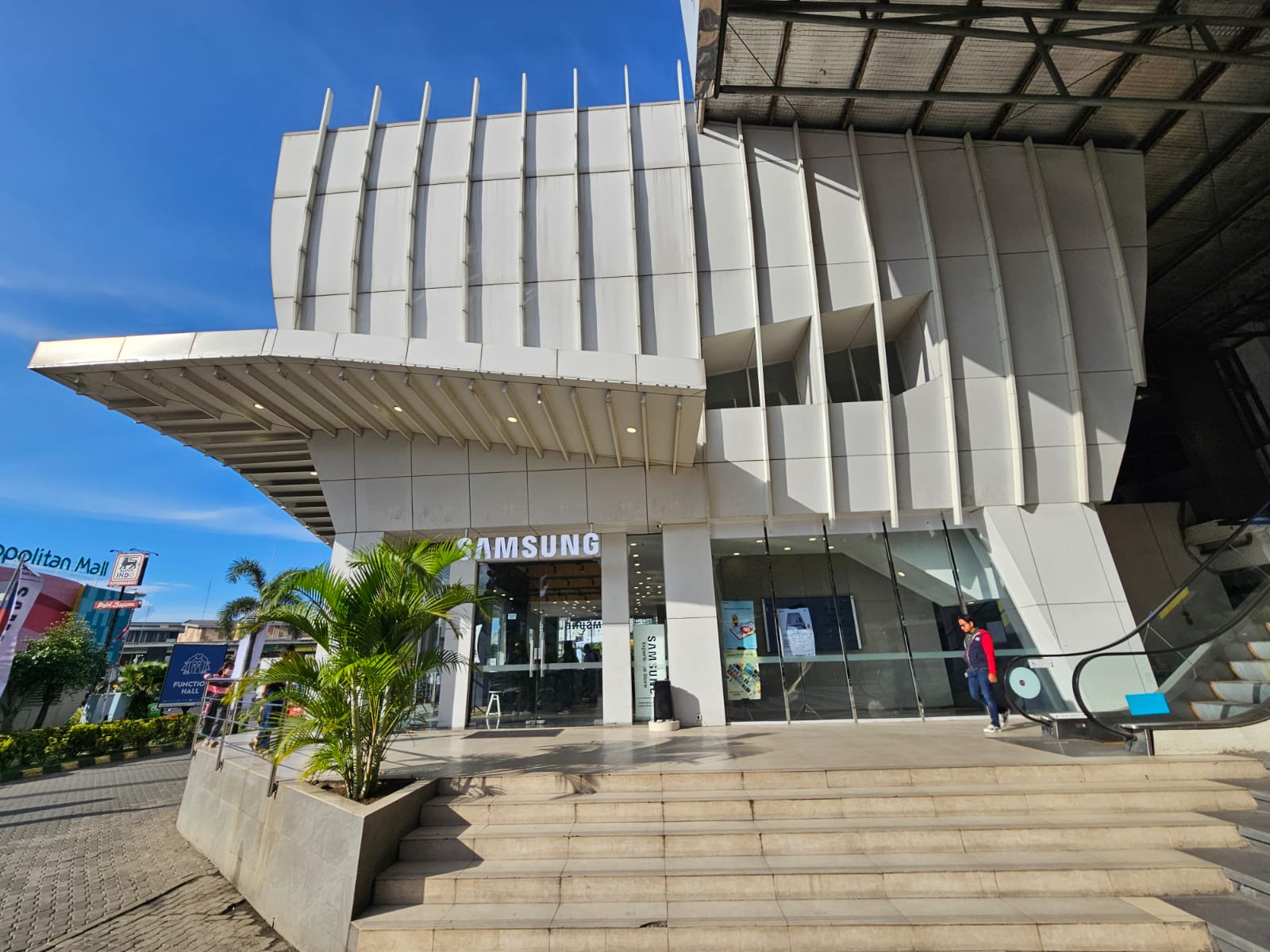 SAMSUNG EXPERIENCE STORE MEGA BEKASI HYPERMALL MHI - MHI (Mitra Hub ...